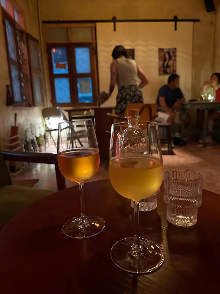 WHITE ORANGE RED - WINE BAR - Пхукет Инсайдер